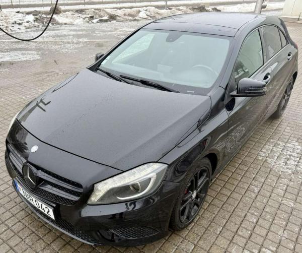 Melns Mercedes-Benz A 200 2014 Viļņa, ar dzinēja tilpumu 2.14 L un nobraukumu 199 tūkst. km par 7300 €, foto 4 vietnē AUTOMOTO.COM.LV