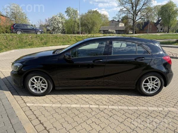 Black Mercedes-Benz A 200 2015 in Saldus, with an engine capacity of 2.20 L and mileage of 226 thousand km for 9990 €, photo 4 on AUTOMOTO.COM.LV