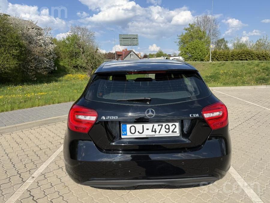 Melns Mercedes-Benz A 200 2015 Saldus, ar dzinēja tilpumu 2.20 L un nobraukumu 226 tūkst. km par 9990 €, foto 11 vietnē AUTOMOTO.COM.LV