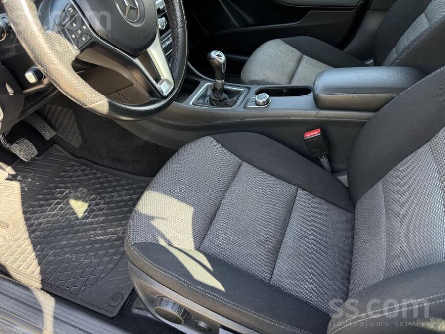 Melns Mercedes-Benz A 200 2015 Saldus, ar dzinēja tilpumu 2.20 L un nobraukumu 226 tūkst. km par 9990 €, foto 15 vietnē AUTOMOTO.COM.LV
