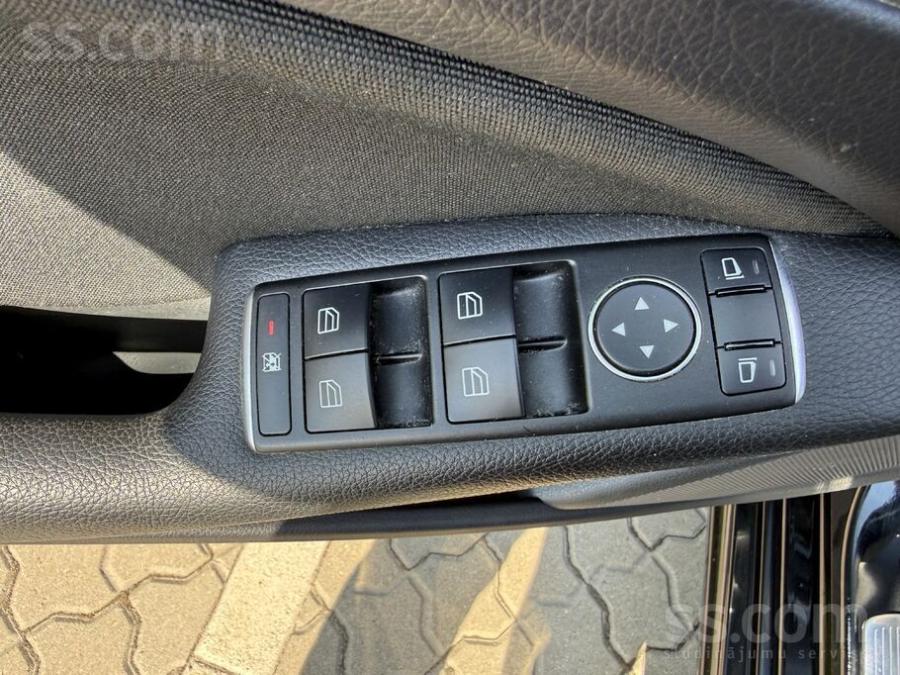Melns Mercedes-Benz A 200 2015 Saldus, ar dzinēja tilpumu 2.20 L un nobraukumu 226 tūkst. km par 9990 €, foto 23 vietnē AUTOMOTO.COM.LV