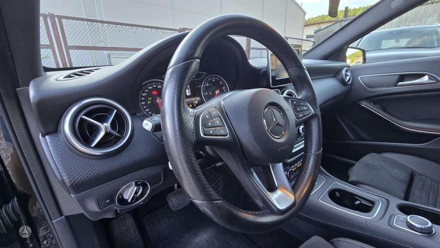 Melns Mercedes-Benz A 200 2018 Kauņa, ar dzinēja tilpumu 2.14 L un nobraukumu 240 tūkst. km par 10999 €, foto 14 vietnē AUTOMOTO.COM.LV