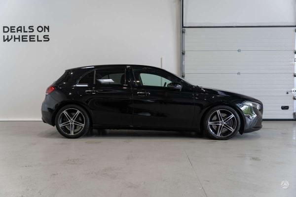 Black Mercedes-Benz A 200 2020 in Vilnius, with an engine capacity of 1.30 L and mileage of 46 thousand km for 25900 €, photo 3 on AUTOMOTO.COM.LV