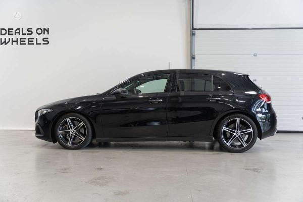 Black Mercedes-Benz A 200 2020 in Vilnius, with an engine capacity of 1.30 L and mileage of 46 thousand km for 25900 €, photo 4 on AUTOMOTO.COM.LV
