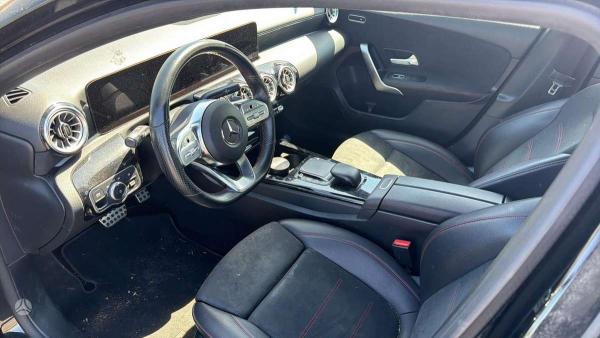 Melns Mercedes-Benz A 200 2021 Tauragė, ar dzinēja tilpumu 1.95 L un nobraukumu 57 tūkst. km par 13800 €, foto 4 vietnē AUTOMOTO.COM.LV