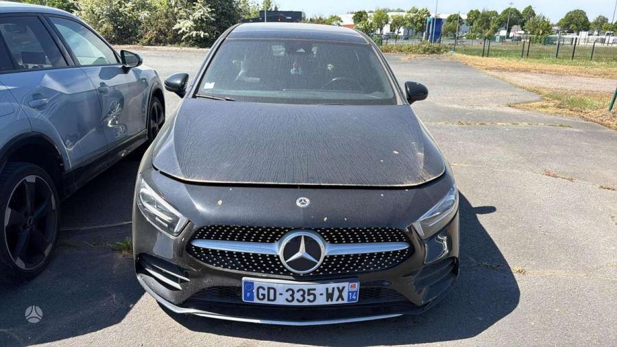 Melns Mercedes-Benz A 200 2021 Tauragė, ar dzinēja tilpumu 1.95 L un nobraukumu 57 tūkst. km par 13800 €, foto 1 vietnē AUTOMOTO.COM.LV