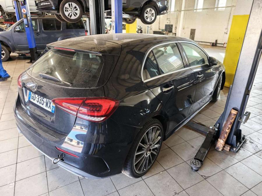 Melns Mercedes-Benz A 200 2021 Tauragė, ar dzinēja tilpumu 1.95 L un nobraukumu 57 tūkst. km par 13800 €, foto 12 vietnē AUTOMOTO.COM.LV
