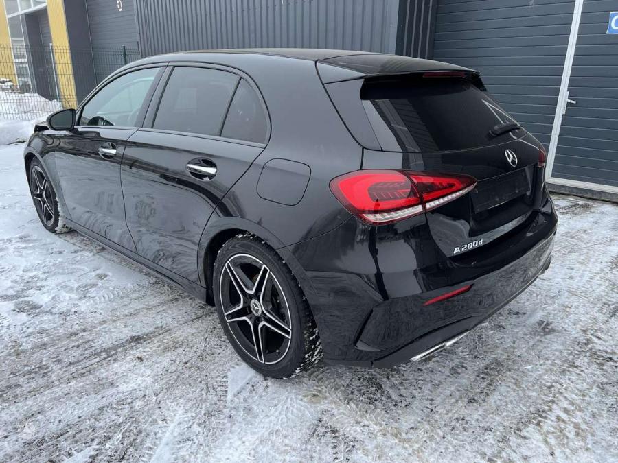 Melns Mercedes-Benz A 200 2022 Alīta, ar dzinēja tilpumu 1.95 L un nobraukumu 80 tūkst. km par 14900 €, foto 10 vietnē AUTOMOTO.COM.LV