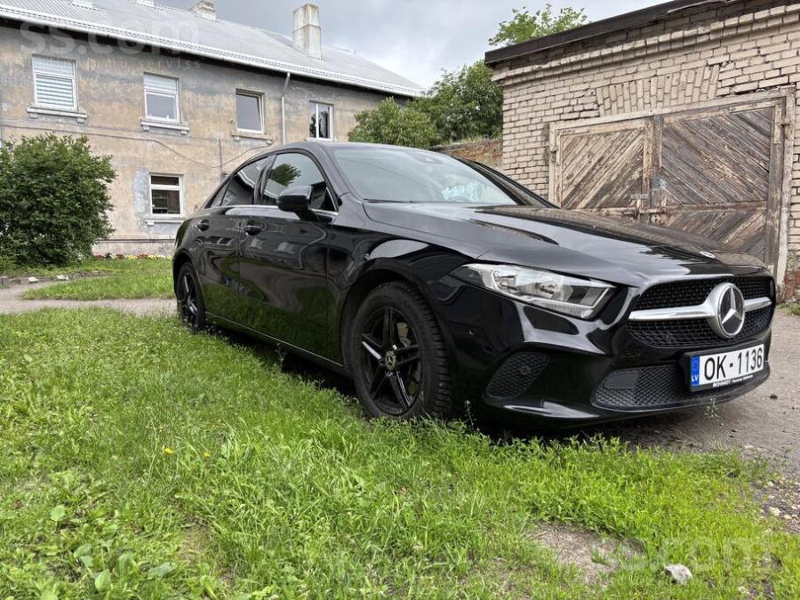 Black Mercedes-Benz A 200 2020 in Liepaja, with an engine capacity of 1.40 L and mileage of 60 thousand km for 25500 €, photo 5 on AUTOMOTO.COM.LV