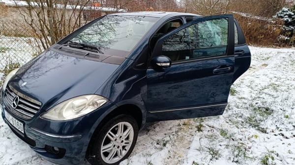 Blue Mercedes-Benz A 200 2007 in Riga, with an engine capacity of 2.00 L and mileage of 182 thousand km for 1800 €, photo 8 on AUTOMOTO.COM.LV