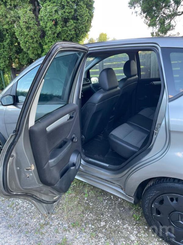 Brūns Mercedes-Benz A 200 2005 Cēsis, ar dzinēja tilpumu 2.00 L un nobraukumu 298 tūkst. km par 1249 €, foto 10 vietnē AUTOMOTO.COM.LV