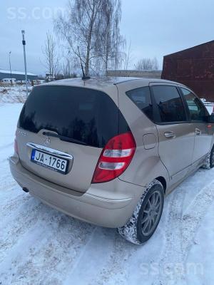 Brown Mercedes-Benz A 200 2006 in Jelgava, with an engine capacity of 2.00 L and mileage of 354 thousand km for 1150 €, photo 4 on AUTOMOTO.COM.LV
