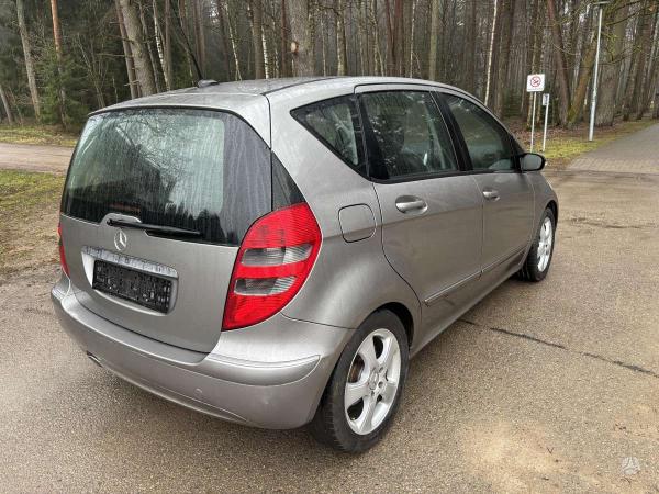 Pelēks Mercedes-Benz A 200 2005 Kazlų Rūda, ar dzinēja tilpumu 2.00 L un nobraukumu 110 tūkst. km par 1990 €, foto 4 vietnē AUTOMOTO.COM.LV