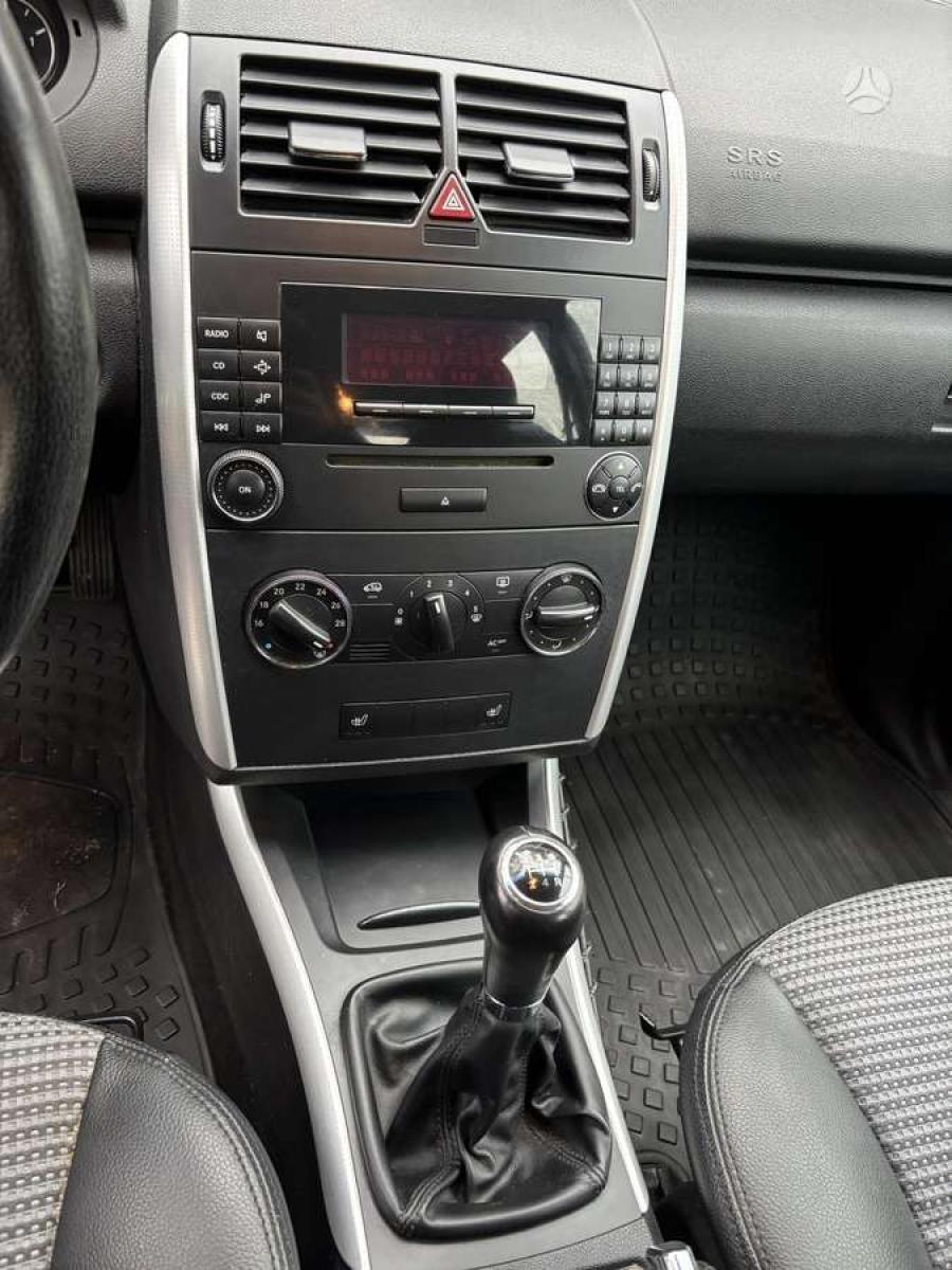 Grey Mercedes-Benz A 200 2005 in Kazlu Ruda, with an engine capacity of 2.00 L and mileage of 110 thousand km for 1990 €, photo 8 on AUTOMOTO.COM.LV