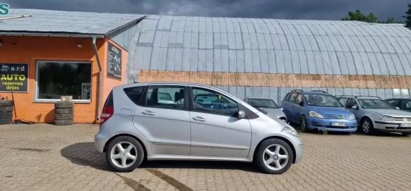 Grey Mercedes-Benz A 200 2005 in Valmiera, with an engine capacity of 2.00 L and mileage of 347 thousand km for 1650 €, photo 2 on AUTOMOTO.COM.LV