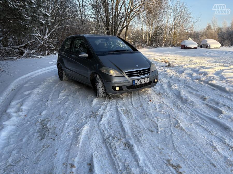 Серый Мерседес А 200 2006 в Аникщяй, объемом двигателя 2.00 л и пробегом 365 тыс. км за 640 €, фото 2 на AUTOMOTO.COM.LV