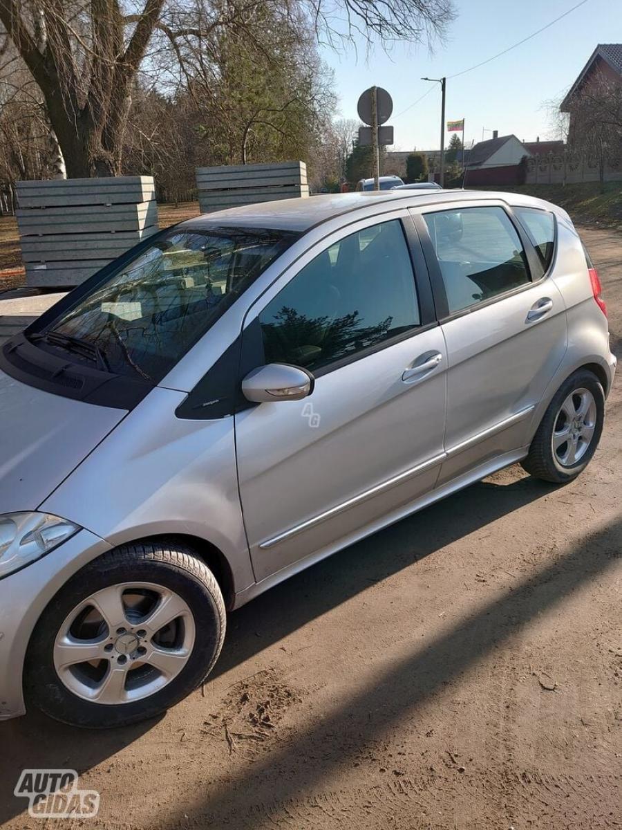 Grey Mercedes-Benz A 200 2006 in Marijampole, with an engine capacity of 2.00 L and mileage of 315 thousand km for 1000 €, photo 1 on AUTOMOTO.COM.LV