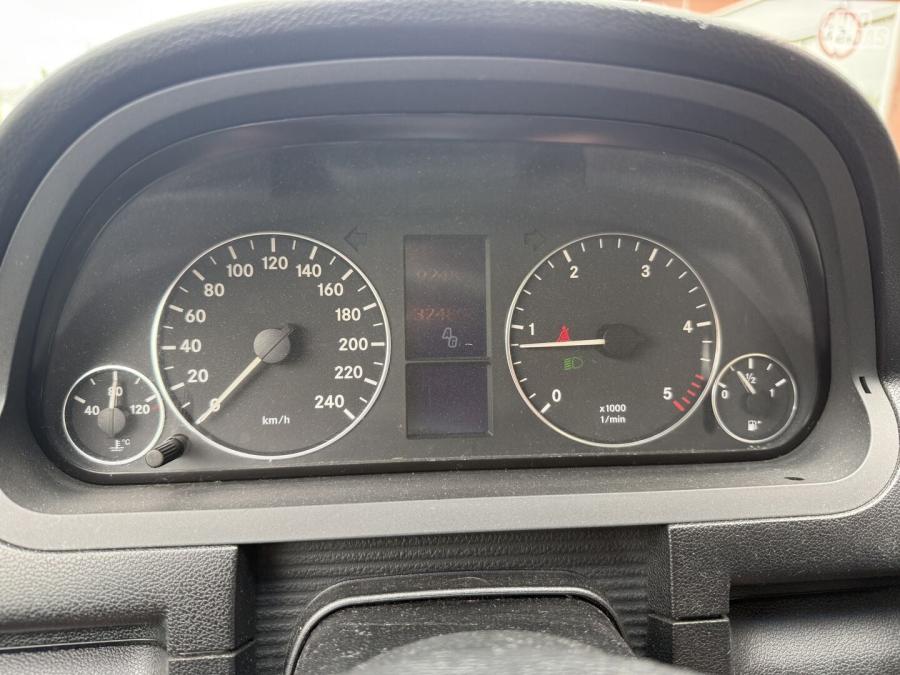 Grey Mercedes-Benz A 200 2006 in Vilnius, with an engine capacity of 2.00 L and mileage of 325 thousand km for 1150 €, photo 18 on AUTOMOTO.COM.LV