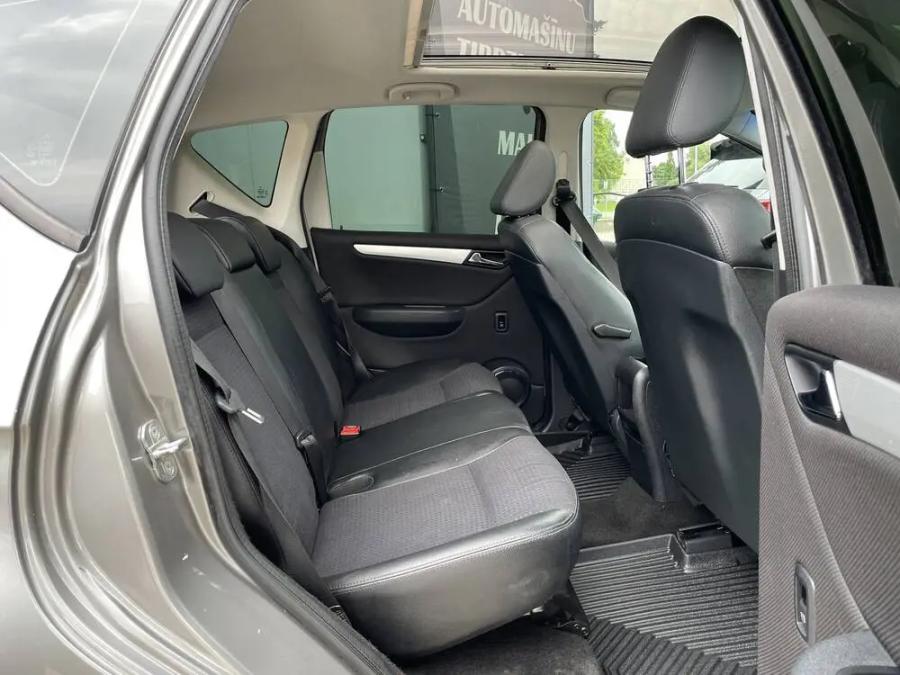 Grey Mercedes-Benz A 200 2007 in Talsi, with an engine capacity of 2.00 L and mileage of 183 thousand km for 3300 €, photo 9 on AUTOMOTO.COM.LV