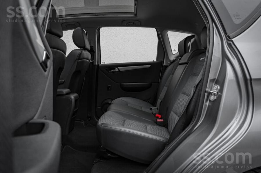 Pelēks Mercedes-Benz A 200 2008 Rīga, ar dzinēja tilpumu 2.00 L un nobraukumu 189 tūkst. km par 3990 €, foto 13 vietnē AUTOMOTO.COM.LV