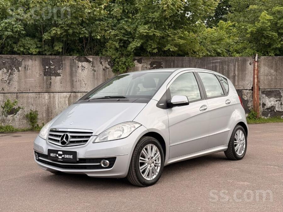 Grey Mercedes-Benz A 200 2010 in Liepaja, with an engine capacity of 2.00 L and mileage of 221 thousand km for 3950 €, photo 1 on AUTOMOTO.COM.LV