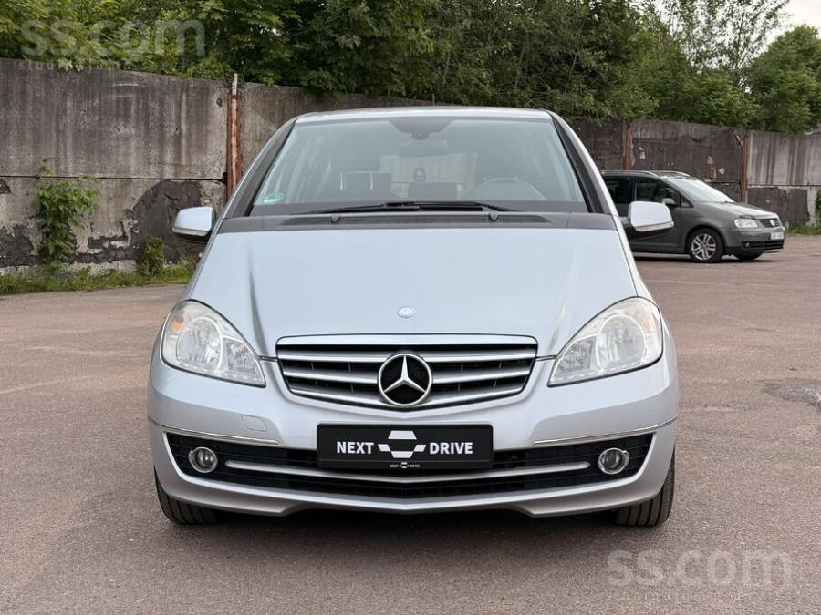 Grey Mercedes-Benz A 200 2010 in Liepaja, with an engine capacity of 2.00 L and mileage of 221 thousand km for 3950 €, photo 3 on AUTOMOTO.COM.LV