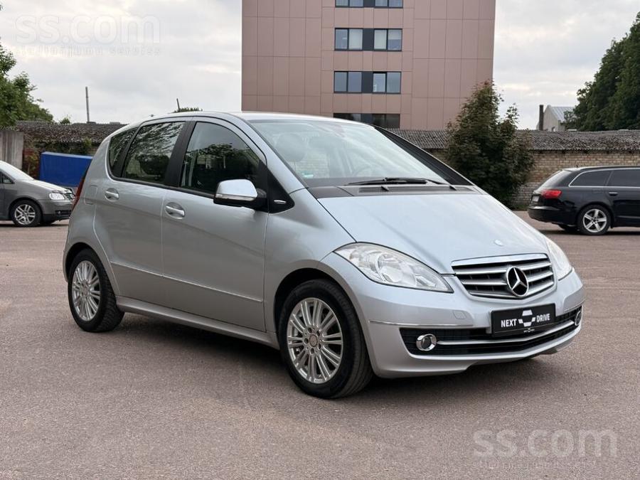 Grey Mercedes-Benz A 200 2010 in Liepaja, with an engine capacity of 2.00 L and mileage of 221 thousand km for 3950 €, photo 4 on AUTOMOTO.COM.LV
