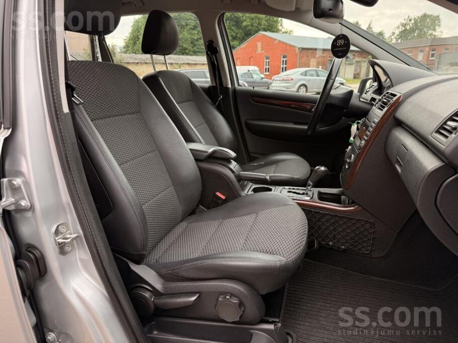 Grey Mercedes-Benz A 200 2010 in Liepaja, with an engine capacity of 2.00 L and mileage of 221 thousand km for 3950 €, photo 12 on AUTOMOTO.COM.LV