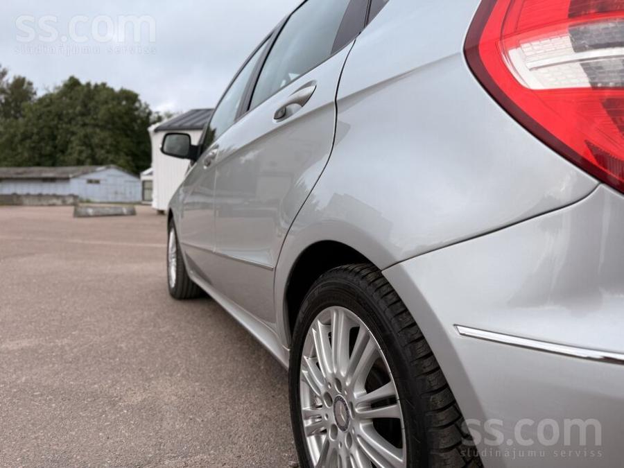 Grey Mercedes-Benz A 200 2010 in Liepaja, with an engine capacity of 2.00 L and mileage of 221 thousand km for 3950 €, photo 18 on AUTOMOTO.COM.LV