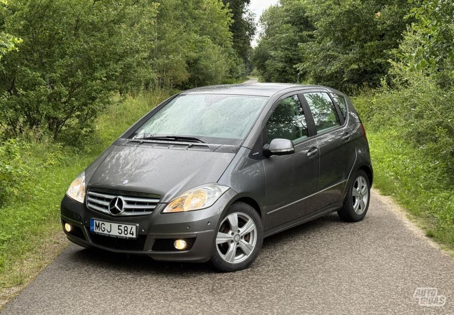 Pelēks Mercedes-Benz A 200 2010 Kauņa, ar dzinēja tilpumu 2.00 L un nobraukumu 106 tūkst. km par 2999 €, foto 5 vietnē AUTOMOTO.COM.LV