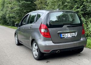 Pelēks Mercedes-Benz A 200 2010 Kauņa, ar dzinēja tilpumu 2.00 L un nobraukumu 106 tūkst. km par 2999 €, foto 9 vietnē AUTOMOTO.COM.LV