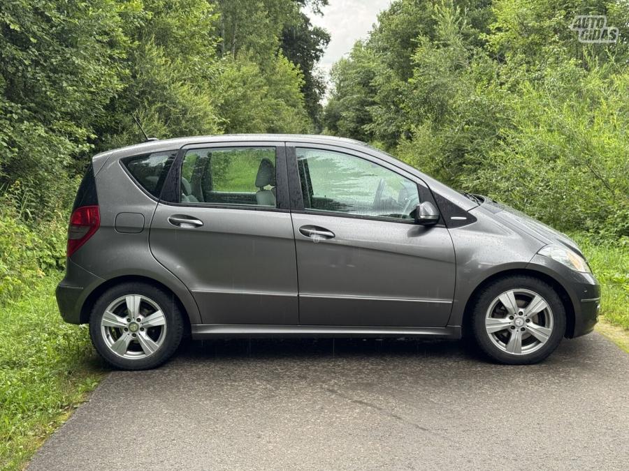 Pelēks Mercedes-Benz A 200 2010 Kauņa, ar dzinēja tilpumu 2.00 L un nobraukumu 106 tūkst. km par 2999 €, foto 11 vietnē AUTOMOTO.COM.LV