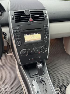 Pelēks Mercedes-Benz A 200 2010 Kauņa, ar dzinēja tilpumu 2.00 L un nobraukumu 106 tūkst. km par 2999 €, foto 13 vietnē AUTOMOTO.COM.LV