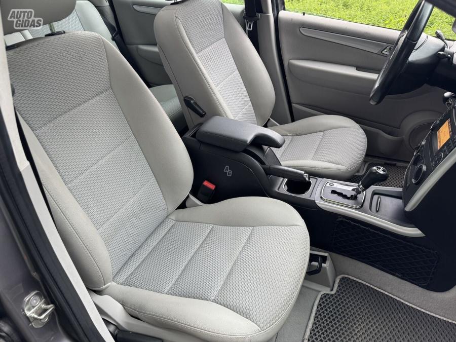 Pelēks Mercedes-Benz A 200 2010 Kauņa, ar dzinēja tilpumu 2.00 L un nobraukumu 106 tūkst. km par 2999 €, foto 18 vietnē AUTOMOTO.COM.LV