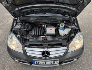 Pelēks Mercedes-Benz A 200 2010 Kauņa, ar dzinēja tilpumu 2.00 L un nobraukumu 106 tūkst. km par 2999 €, foto 22 vietnē AUTOMOTO.COM.LV