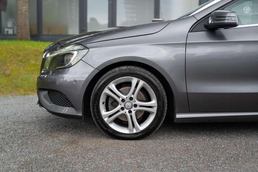Grey Mercedes-Benz A 200 2012 in Vilnius, with an engine capacity of 1.80 L and mileage of 152 thousand km for 8500 €, photo 10 on AUTOMOTO.COM.LV