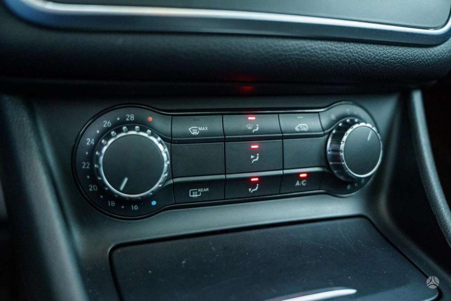 Grey Mercedes-Benz A 200 2012 in Vilnius, with an engine capacity of 1.80 L and mileage of 152 thousand km for 8500 €, photo 31 on AUTOMOTO.COM.LV
