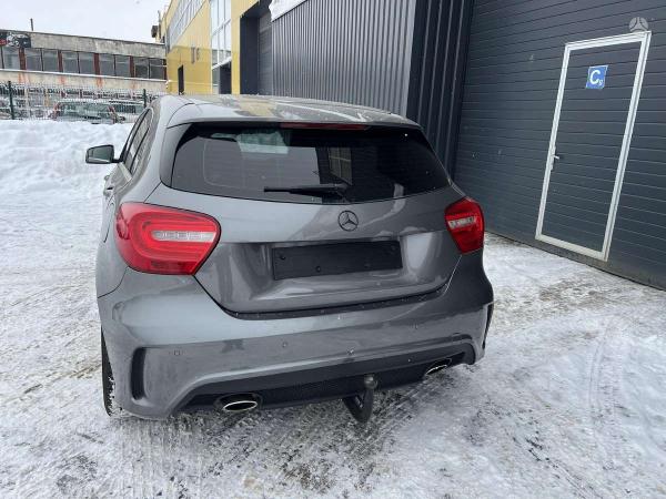 Pelēks Mercedes-Benz A 200 2013 Alīta, ar dzinēja tilpumu 1.80 L un nobraukumu 201 tūkst. km par 7800 €, foto 8 vietnē AUTOMOTO.COM.LV