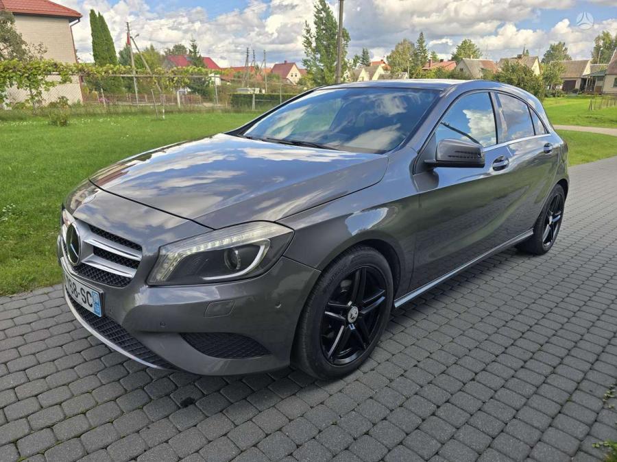 Grey Mercedes-Benz A 200 2013 in Rokiskis, with an engine capacity of 1.80 L and mileage of 260 thousand km for 6700 €, photo 5 on AUTOMOTO.COM.LV