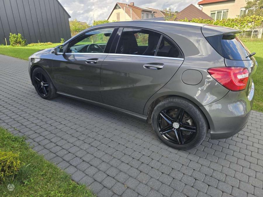 Grey Mercedes-Benz A 200 2013 in Rokiskis, with an engine capacity of 1.80 L and mileage of 260 thousand km for 6700 €, photo 11 on AUTOMOTO.COM.LV