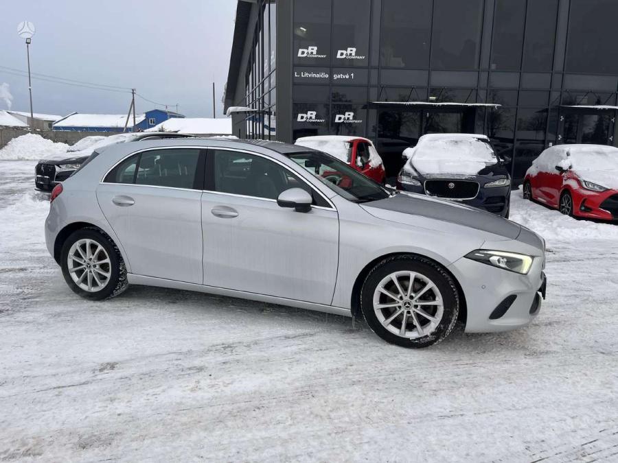 Grey Mercedes-Benz A 200 2018 in Taurage, with an engine capacity of 1.30 L and mileage of 260 thousand km for 10900 €, photo 4 on AUTOMOTO.COM.LV