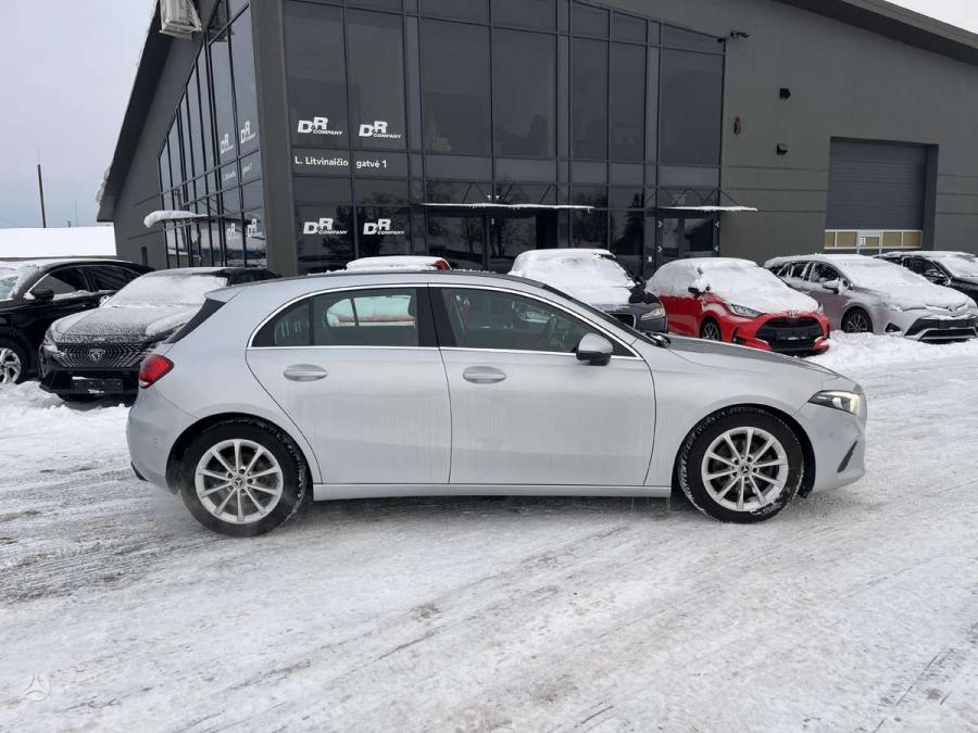 Grey Mercedes-Benz A 200 2018 in Taurage, with an engine capacity of 1.30 L and mileage of 260 thousand km for 10900 €, photo 5 on AUTOMOTO.COM.LV