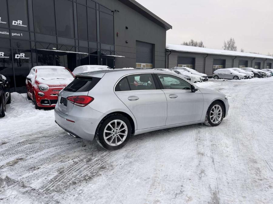 Grey Mercedes-Benz A 200 2018 in Taurage, with an engine capacity of 1.30 L and mileage of 260 thousand km for 10900 €, photo 7 on AUTOMOTO.COM.LV
