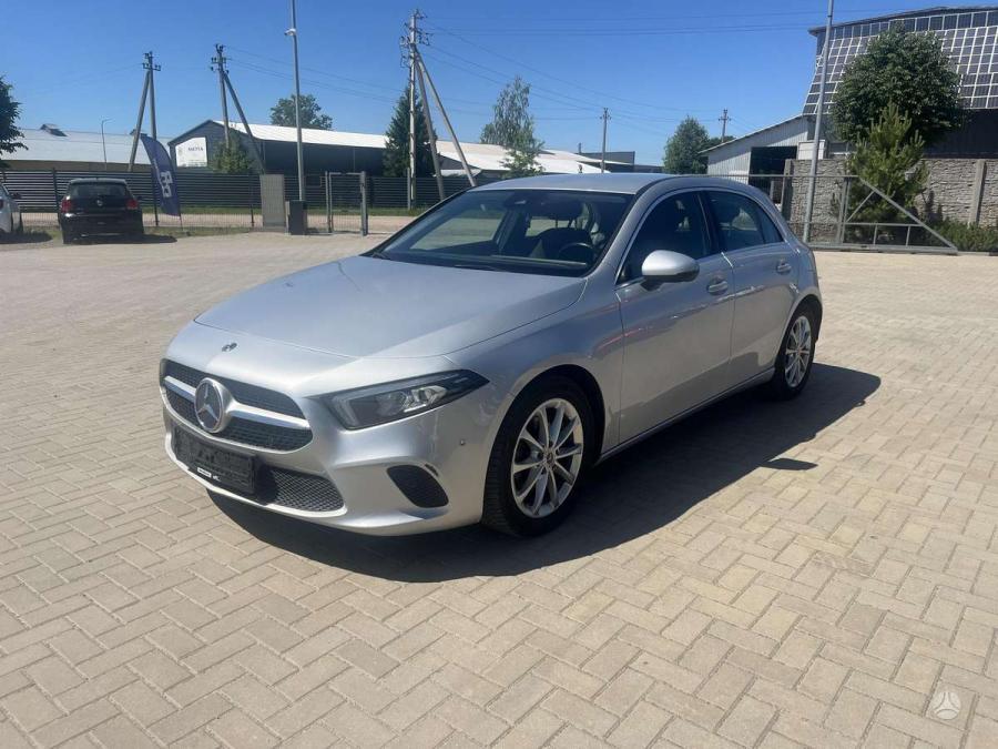 Grey Mercedes-Benz A 200 2018 in Taurage, with an engine capacity of 1.30 L and mileage of 260 thousand km for 10500 €, photo 3 on AUTOMOTO.COM.LV