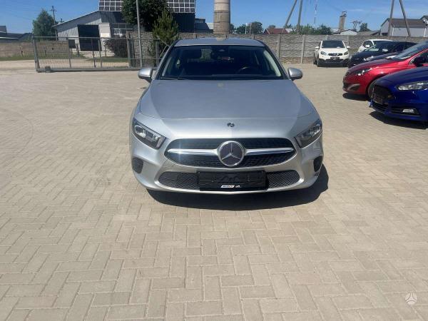 Grey Mercedes-Benz A 200 2018 in Taurage, with an engine capacity of 1.30 L and mileage of 260 thousand km for 10500 €, photo 4 on AUTOMOTO.COM.LV