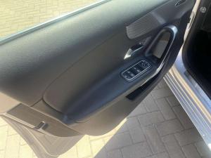 Grey Mercedes-Benz A 200 2018 in Taurage, with an engine capacity of 1.30 L and mileage of 260 thousand km for 10500 €, photo 15 on AUTOMOTO.COM.LV