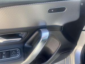 Grey Mercedes-Benz A 200 2018 in Taurage, with an engine capacity of 1.30 L and mileage of 260 thousand km for 10500 €, photo 16 on AUTOMOTO.COM.LV