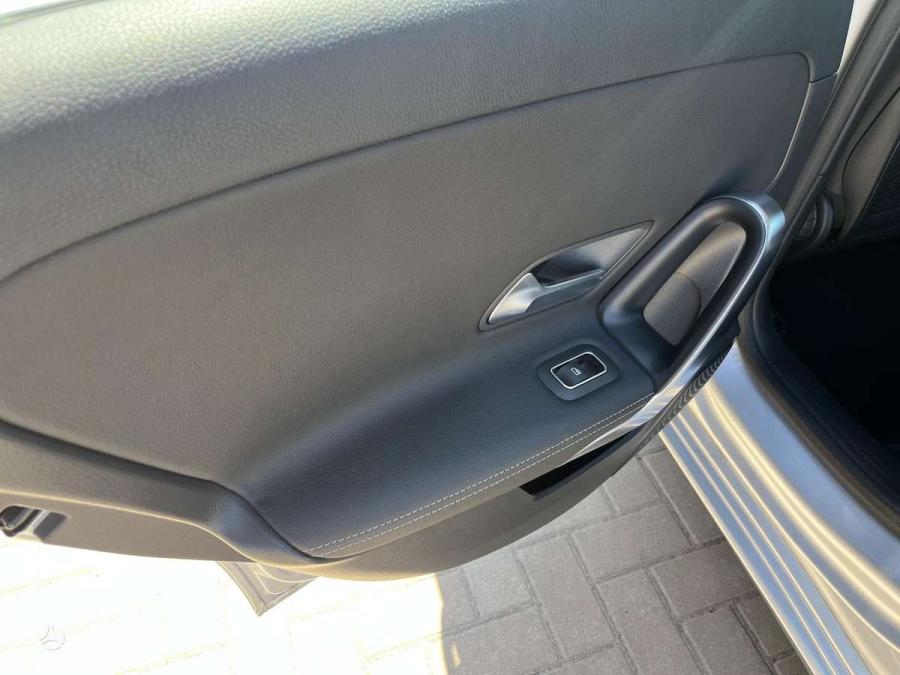 Grey Mercedes-Benz A 200 2018 in Taurage, with an engine capacity of 1.30 L and mileage of 260 thousand km for 10500 €, photo 19 on AUTOMOTO.COM.LV
