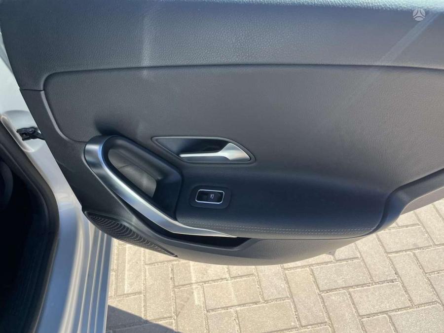 Grey Mercedes-Benz A 200 2018 in Taurage, with an engine capacity of 1.30 L and mileage of 260 thousand km for 10500 €, photo 22 on AUTOMOTO.COM.LV