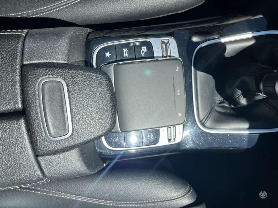 Grey Mercedes-Benz A 200 2018 in Taurage, with an engine capacity of 1.30 L and mileage of 260 thousand km for 10500 €, photo 24 on AUTOMOTO.COM.LV